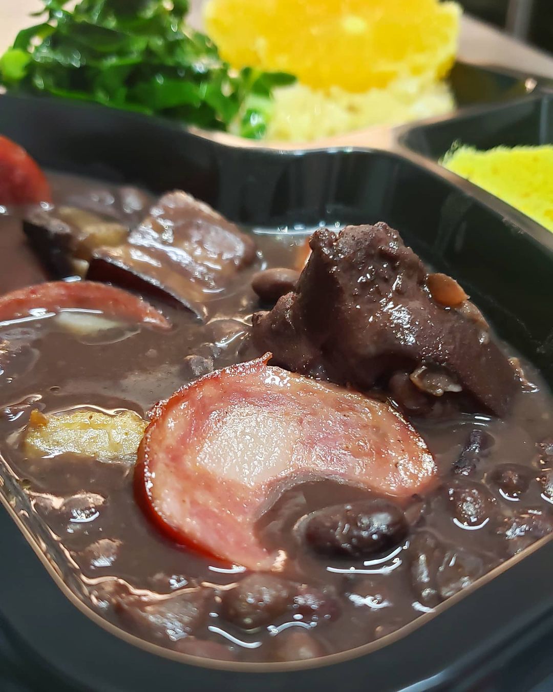 Feijoada faz sucesso no delivery e ganha novas versões | VidaEArte | OPOVO+
