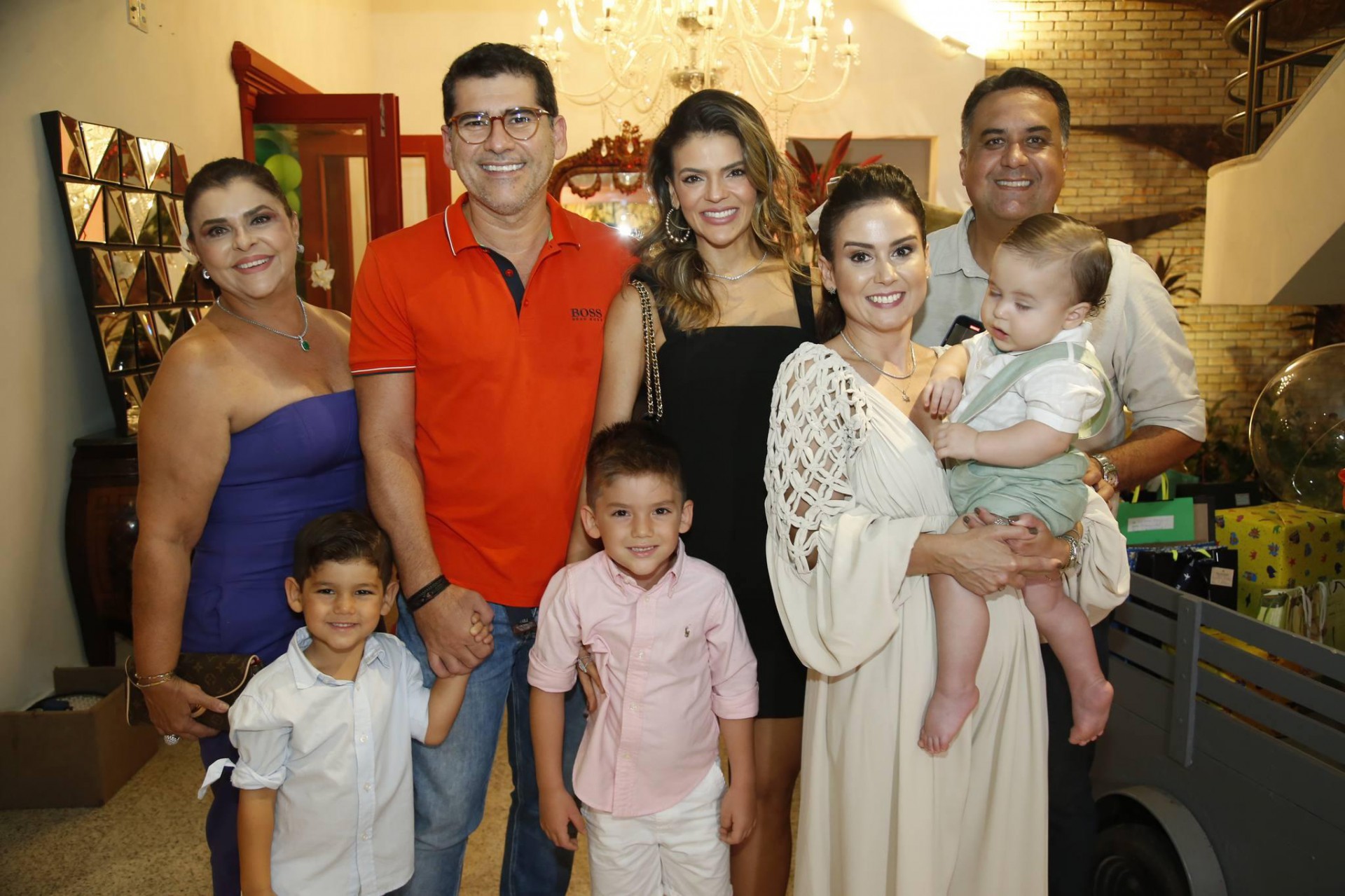 Hit literário refaz o caminho do amor, mas pelo lado inverso... | Clóvis Holanda | OPOVO+